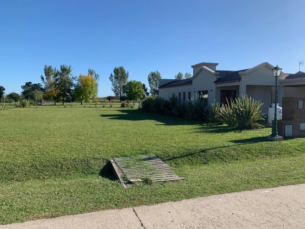 Lote en Venta en Club de Campo La Federala, Lobos - 800 m² - Nicolás ...